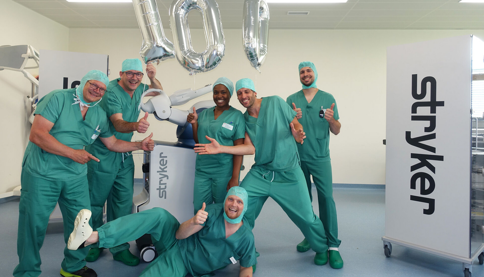 100. Knie-OP mit dem MAKO Roboter am Kepler Universitätsklinikum ...